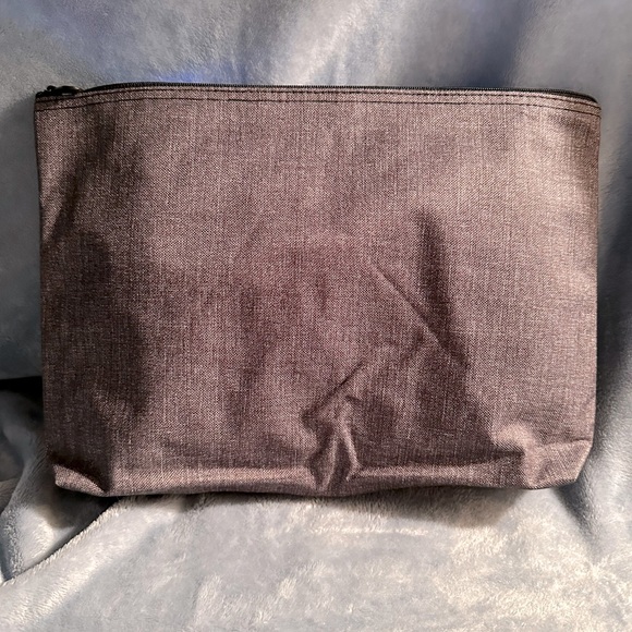 thirty-one | Bags | Thirty One New Zipper Pouch | Poshmark